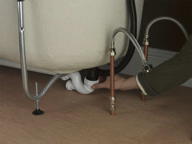 Julian Cassell's DIY Blog » Blog Archive Fitting a bath and taps - HOW ...