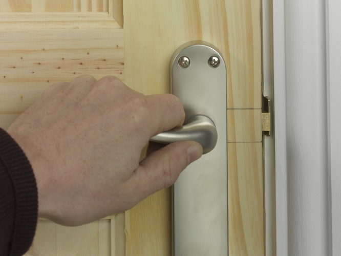 Julian Cassell's DIY Blog » Blog Archive Fitting an internal door - HOW ...
