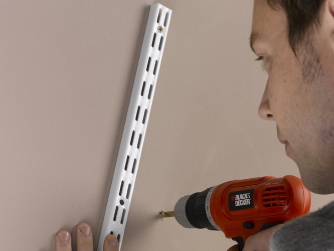 Julian Cassell's DIY Blog » Blog Archive Fitting twin slot shelving ...